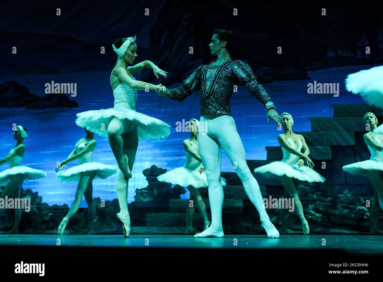 performance of El lago de los cisnes (Swan Lake) by the Russian ...