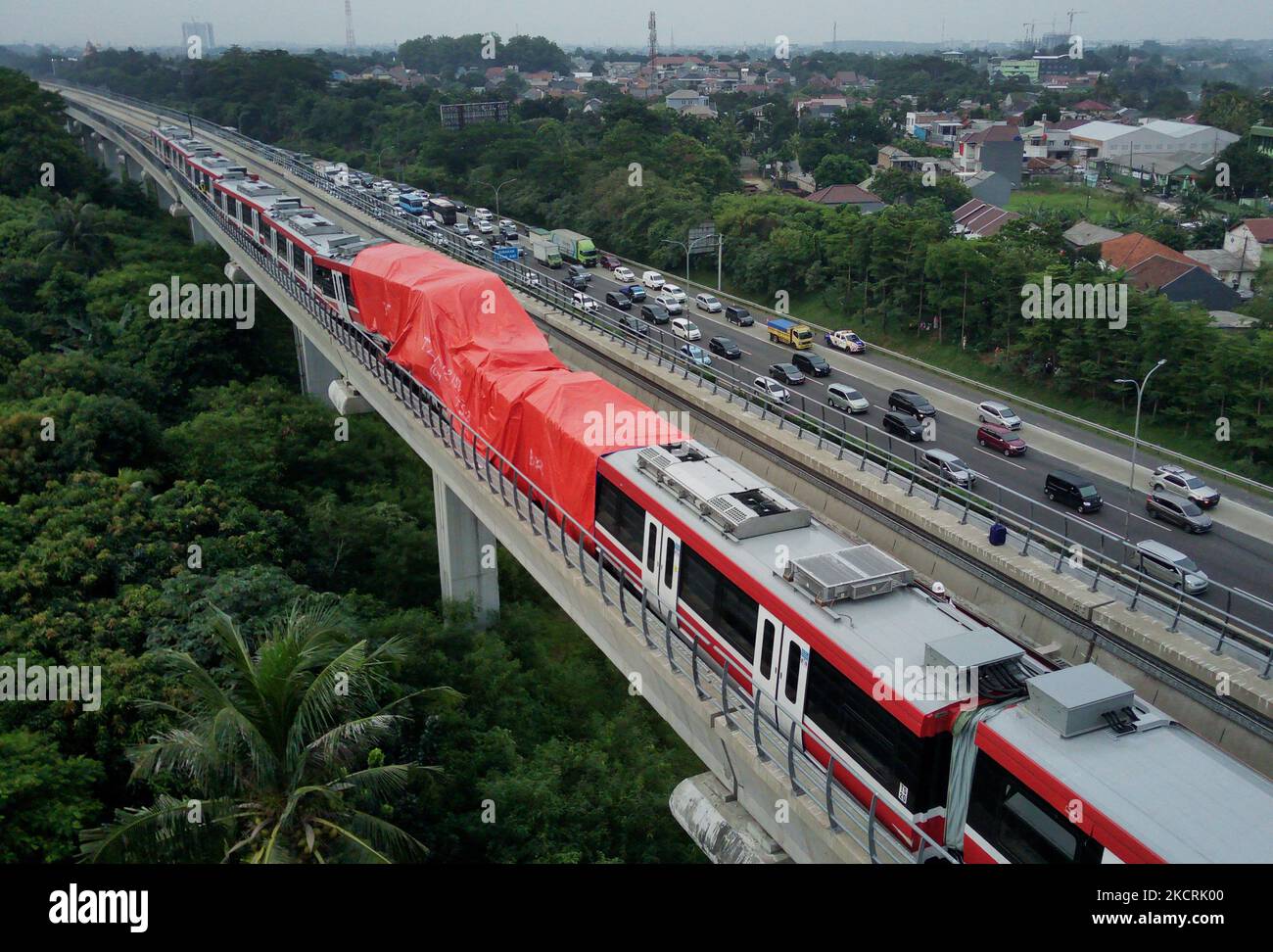 Lrt trains hi-res stock photography and images - Alamy