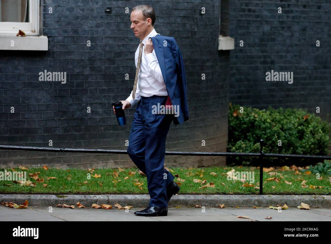 Rishi sunak cabinet dominic raab hi-res stock photography and images ...