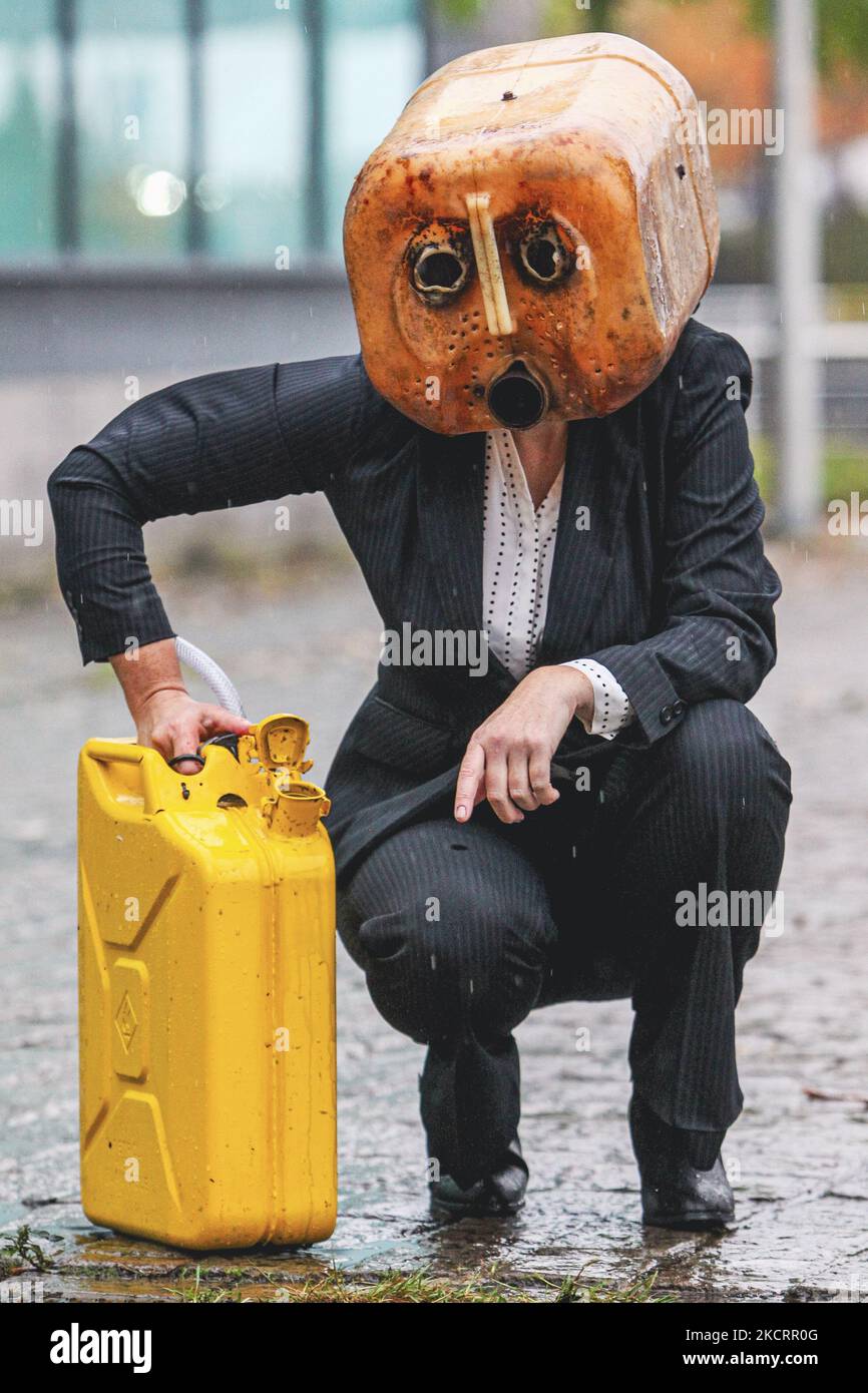 Oilheads hi-res stock photography and images - Alamy