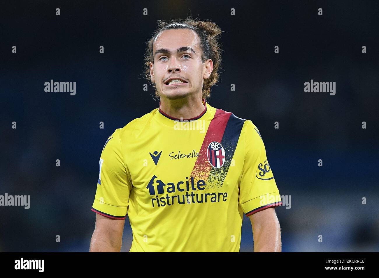 Arthur Theate of Bologna FC reacts during the Serie A match between SSC ...