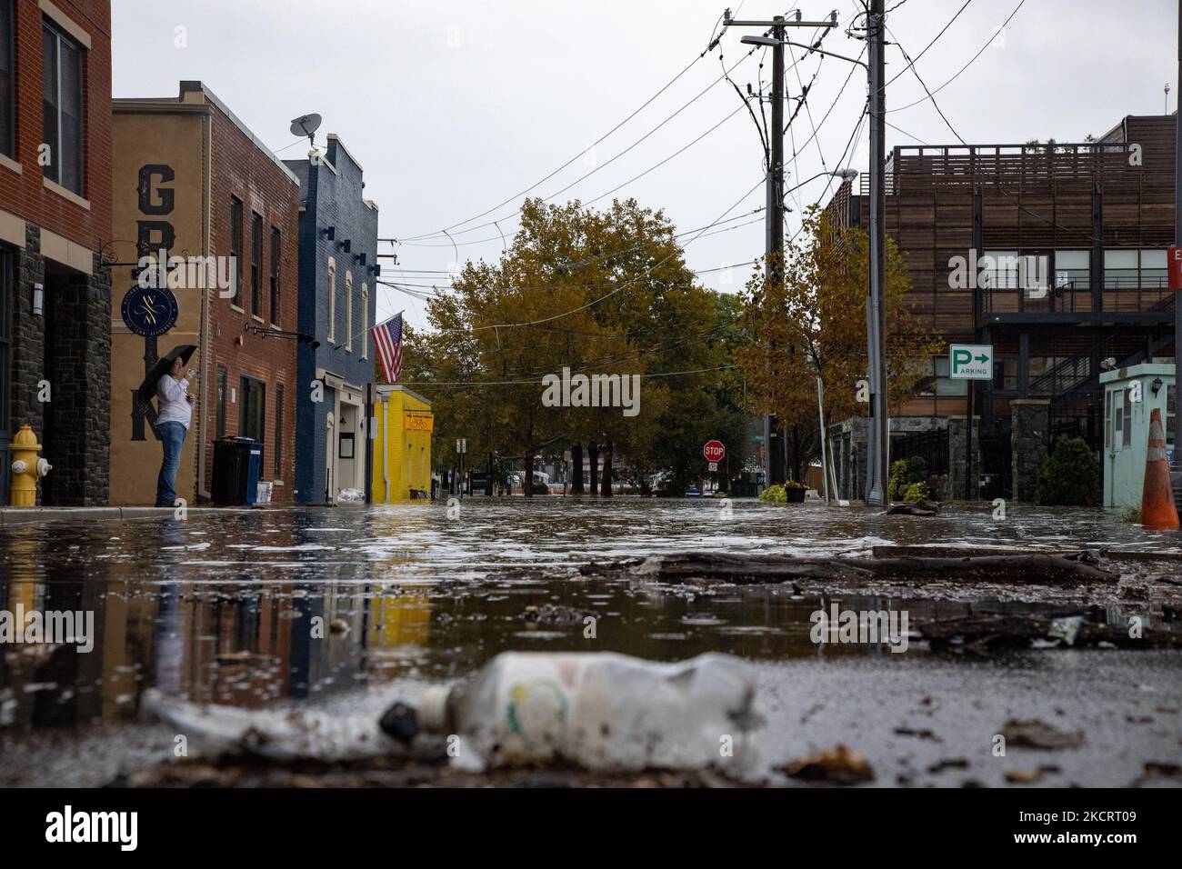 Virginia water high street hi-res stock photography and images - Alamy