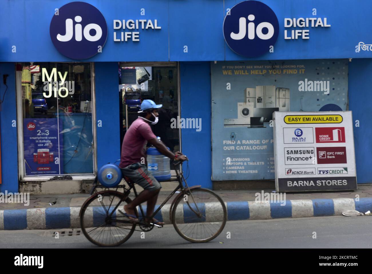 Jio store hi-res stock photography and images - Alamy