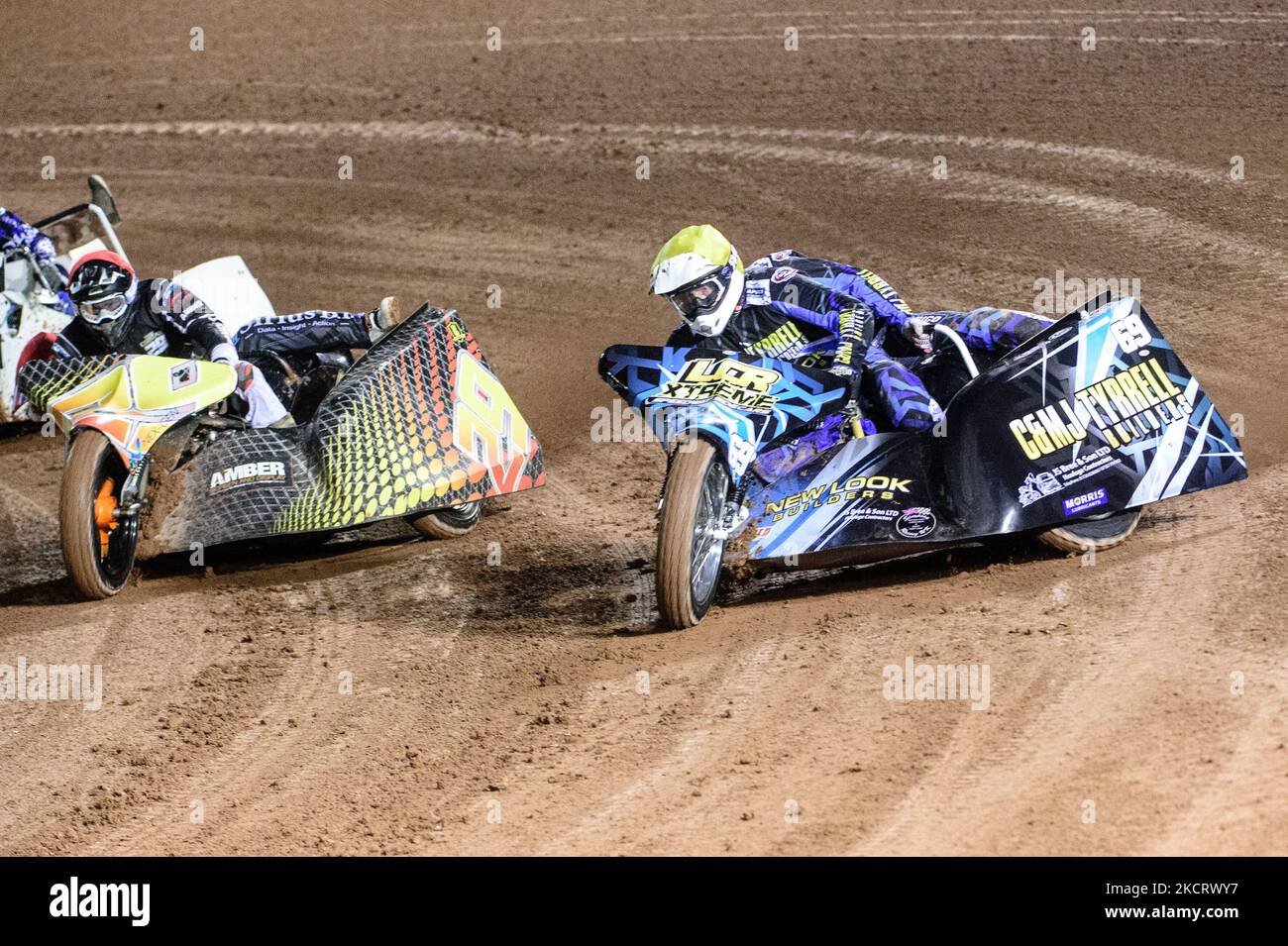 Matt Tyrell & Liam Brown (Yellow) leads Tom Cossar & Wayne Rickards ...
