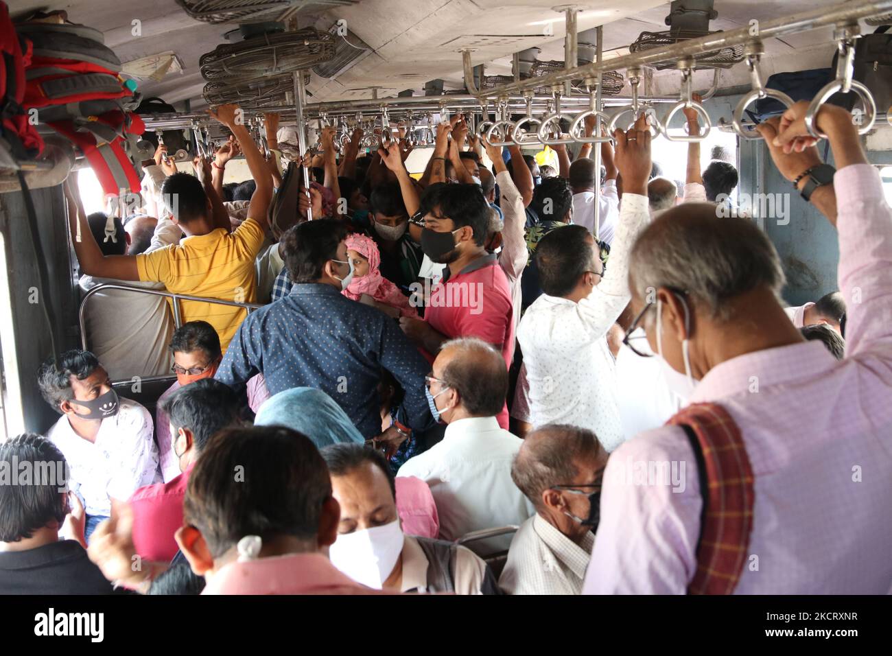 50 percent capacity hi-res stock photography and images - Alamy