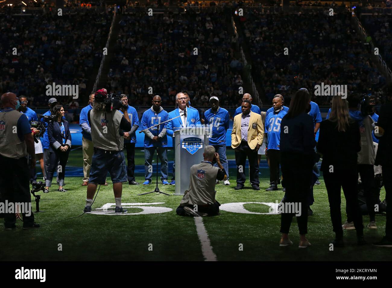 Halftime induction ceremony hi-res stock photography and images - Alamy