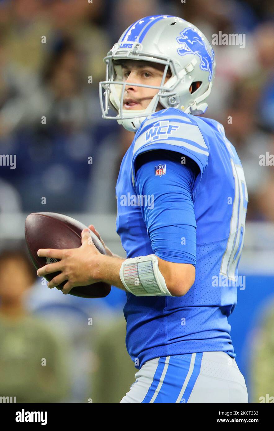 Detroit Lions quarterback Jared Goff (16) looks to pass during an NFL ...