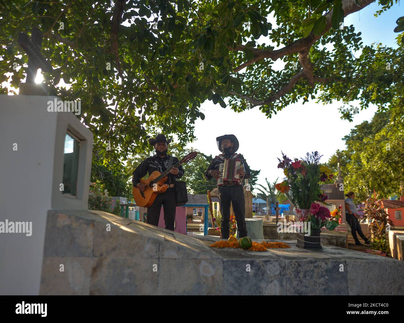 Los compas local band hi-res stock photography and images - Alamy