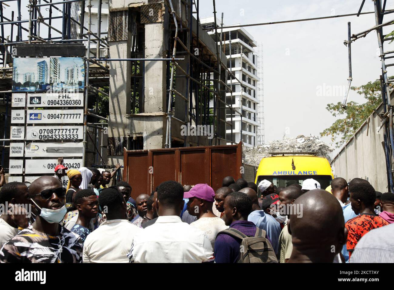 Nigeria building collapse hi-res stock photography and images - Alamy