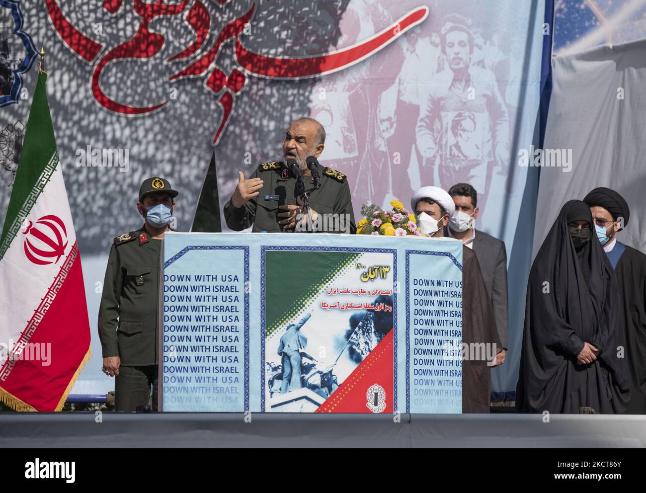 Hossein Salami (C), commander-in-chief of the Islamic Revolutionary ...