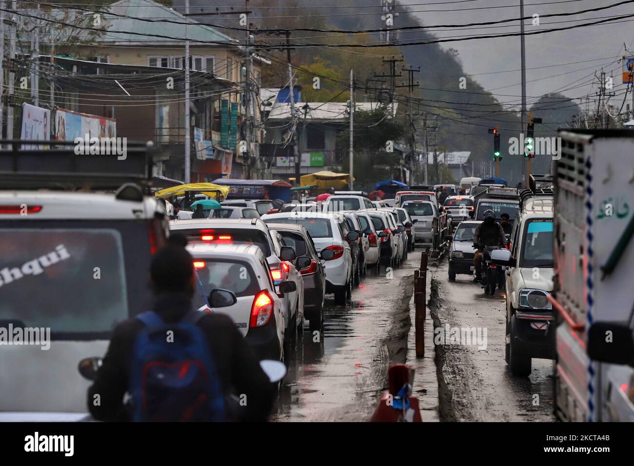 Vehicles Stuck in Traffic Jam during rainfall in Baramulla, Jammu and ...