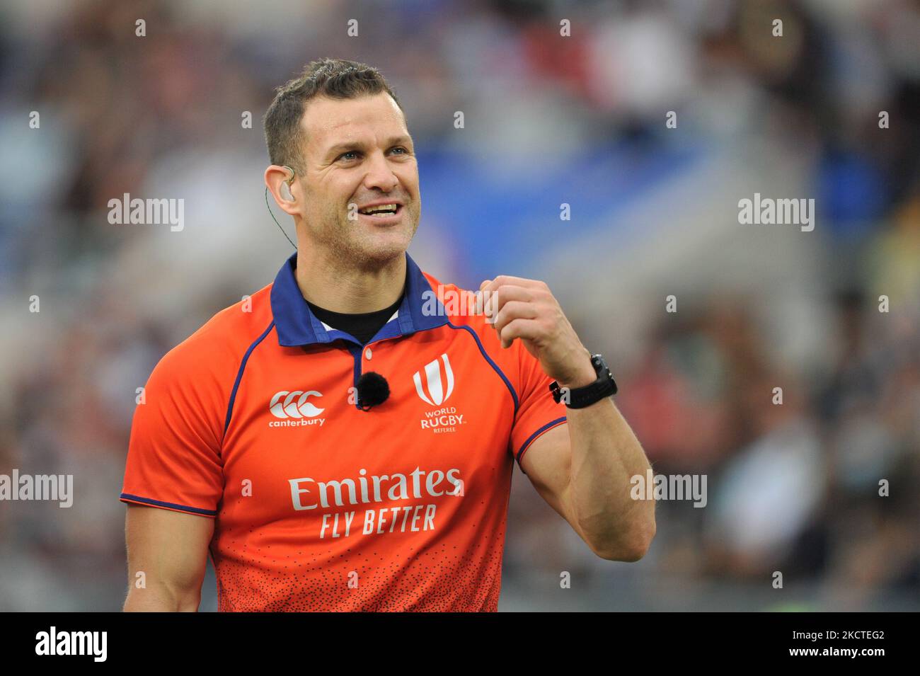 English referee hi-res stock photography and images - Alamy