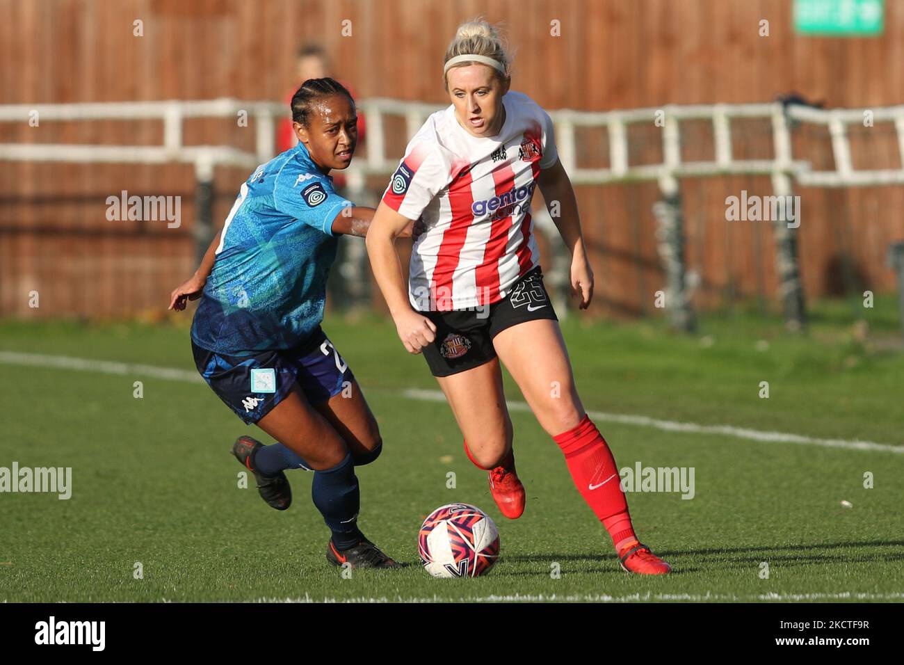 Charlotte Potts of Sunderland and Kenni Thompson of London City ...
