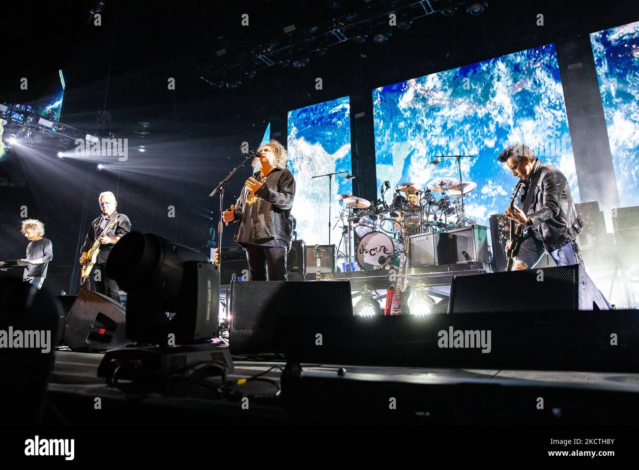 Milan Italy. 04 November 2022. The English rock band THE CURE performs ...