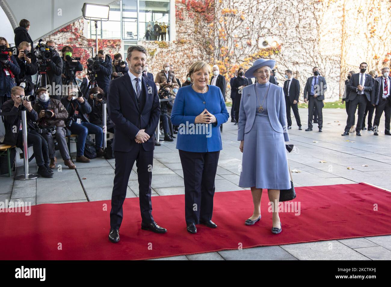 German Chancellor Angela Merkel welcomes Queen Margrethe II of Denmark ...