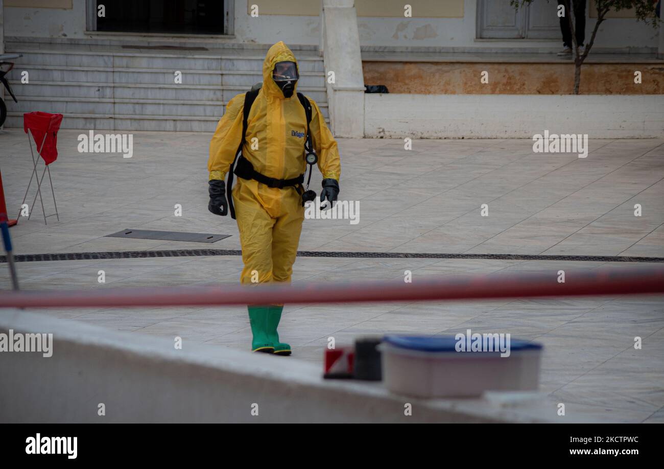 Hellenic fire service hi-res stock photography and images - Alamy