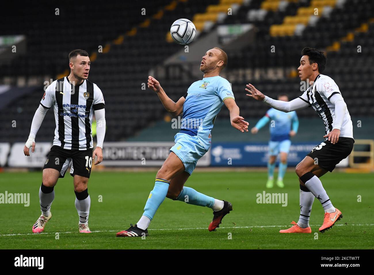 Lois Maynard of Solihull Moors in action during the Vanarama National ...