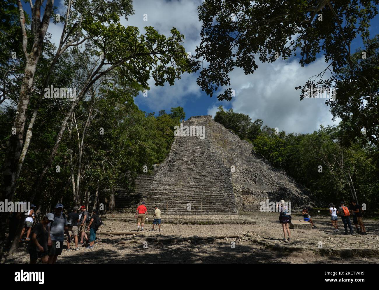 Second tallest mayan pyramid hi-res stock photography and images - Alamy