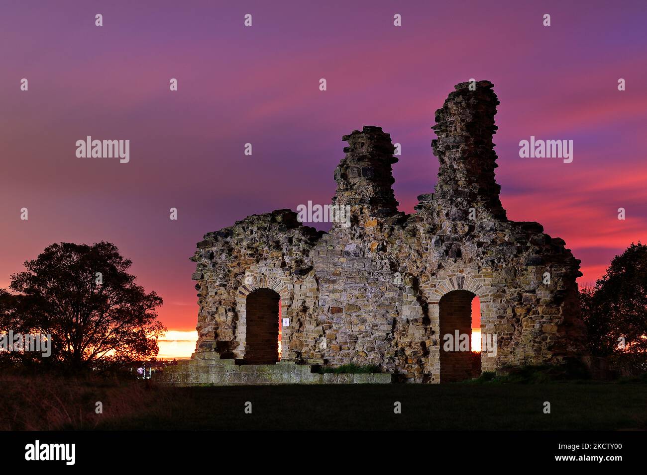 Sunrise at Sandal Castle in Wakefield,West Yorkshire,UK Stock Photo - Alamy