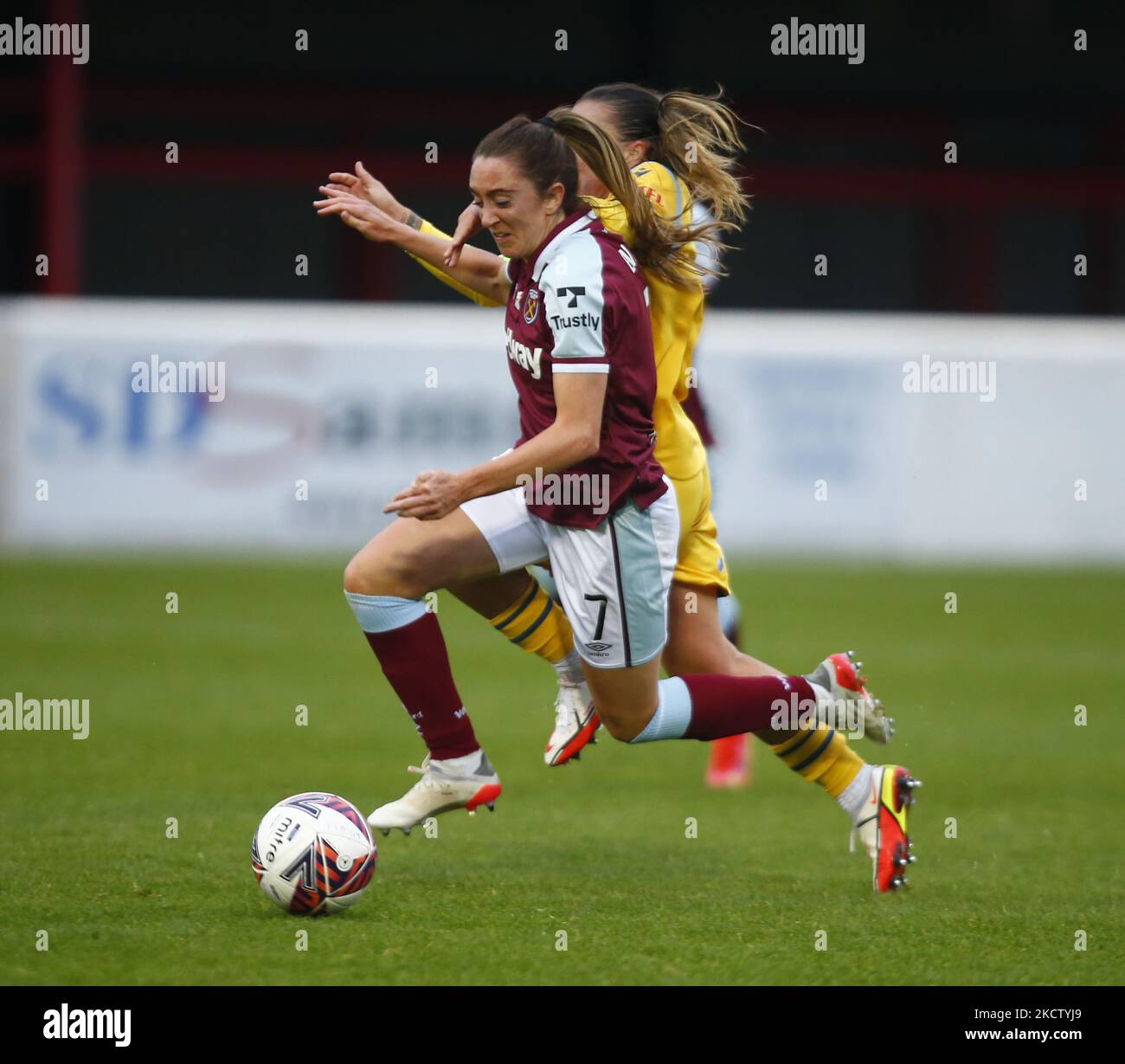 Lisa Evans (on loan from Arsenal) of West Ham United WFC during ...