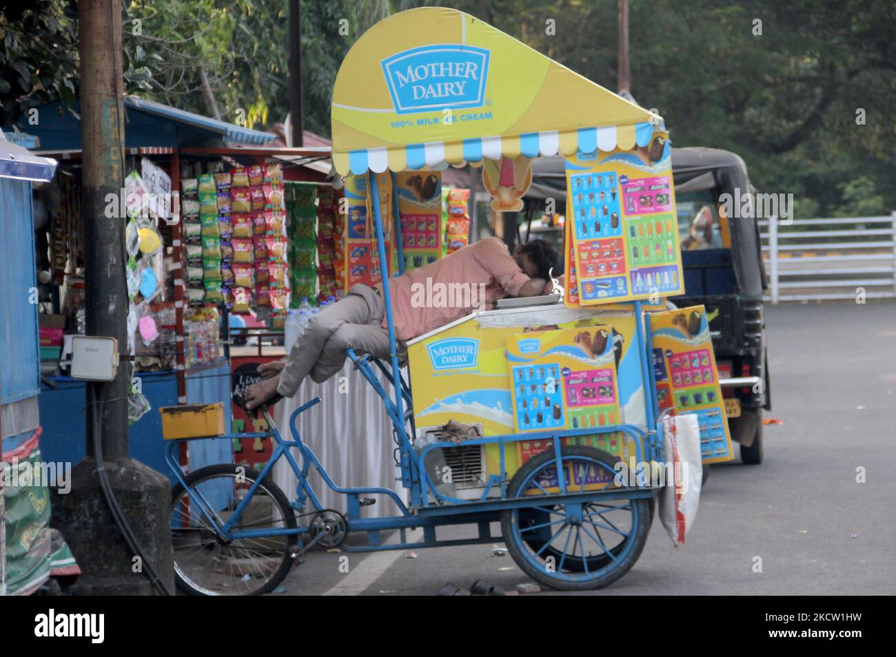 Vending business trolley hi-res stock photography and images - Alamy