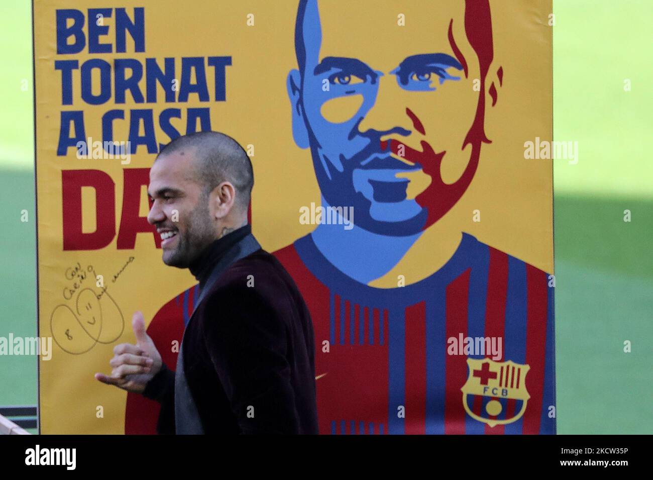 Presentation at the Camp Nou of Dani Alves as a new FC Barcelona player ...