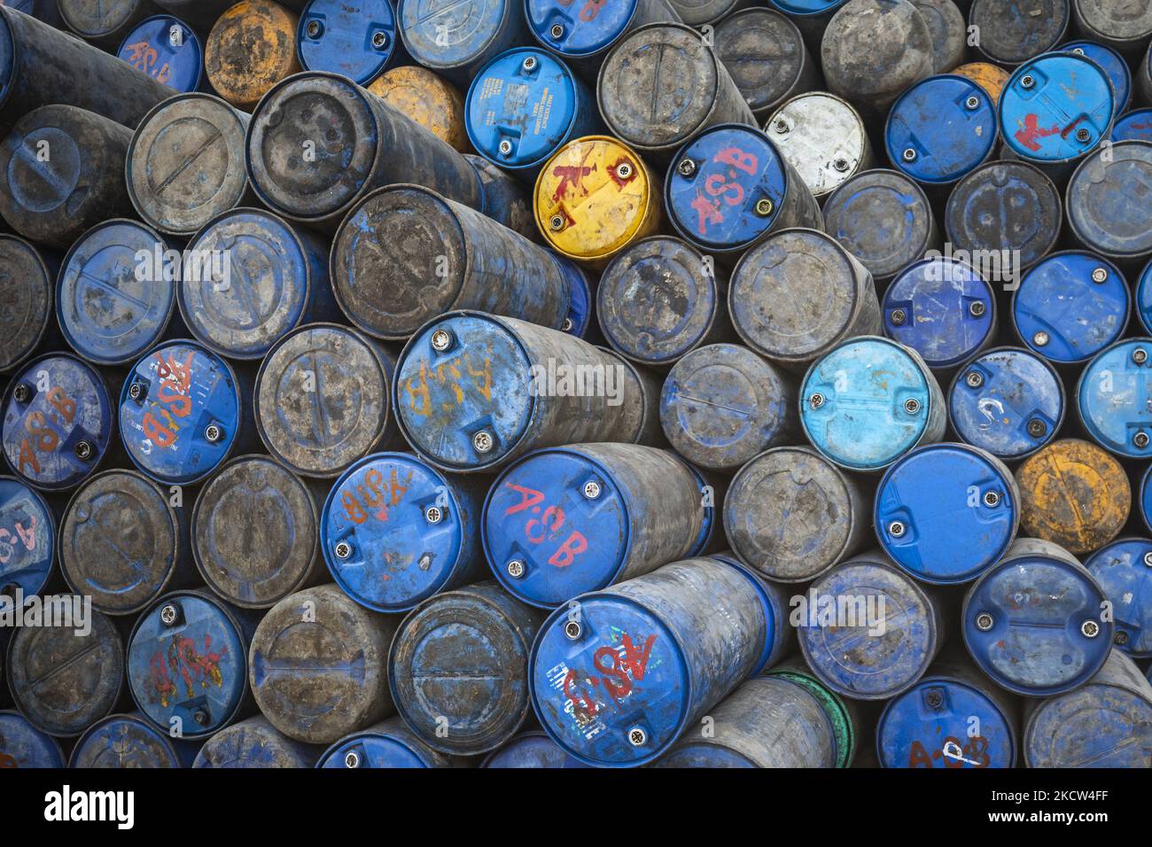 Stack of oil drums hi-res stock photography and images - Alamy