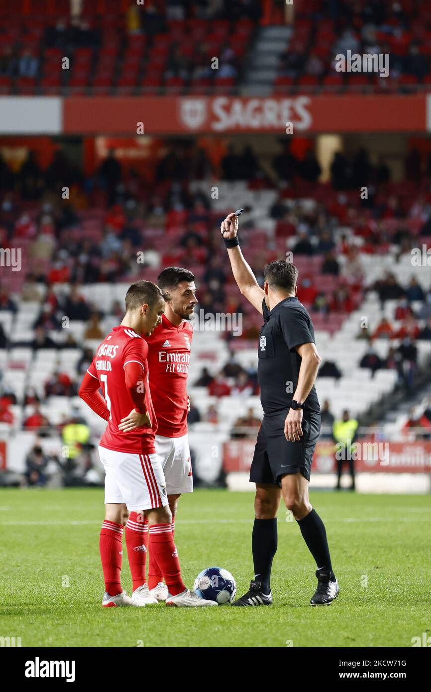 Referee manuel oliveira hi-res stock photography and images - Alamy