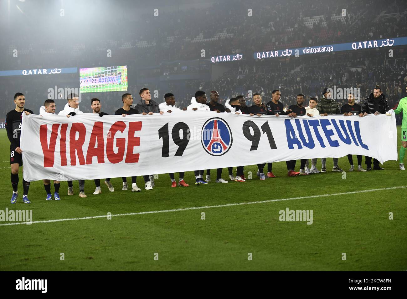 Psg 2021 messi supporter* hi-res stock photography and images - Alamy