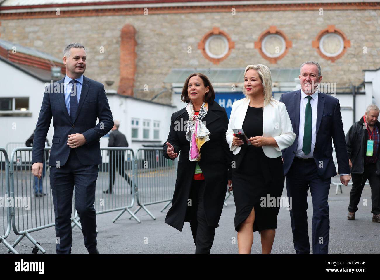 Sinn fein president mary lou mcdonald td left hi-res stock photography ...