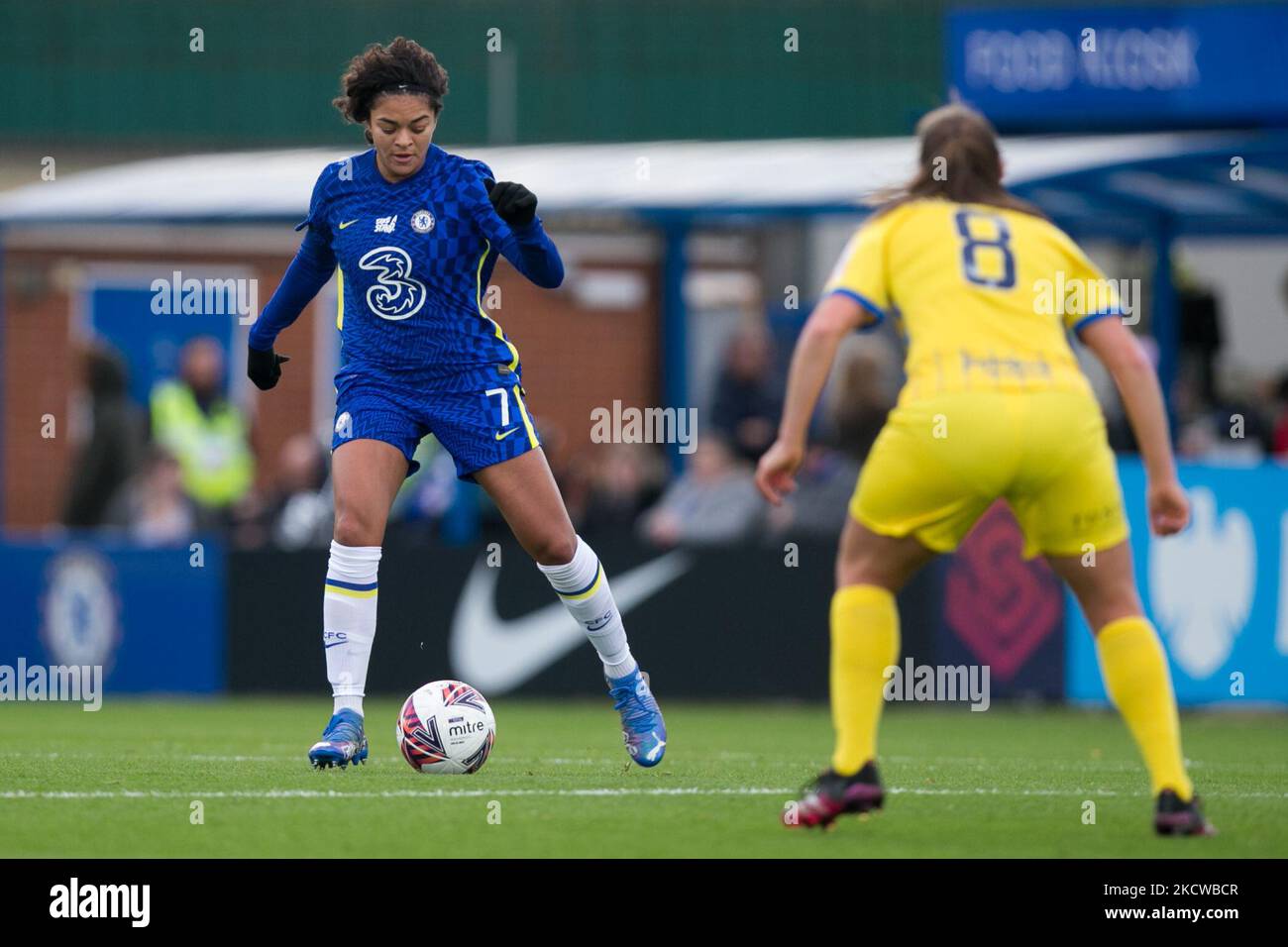 Jessica Carter of Chelsea FC controls the ball during the 2021-22 FA ...