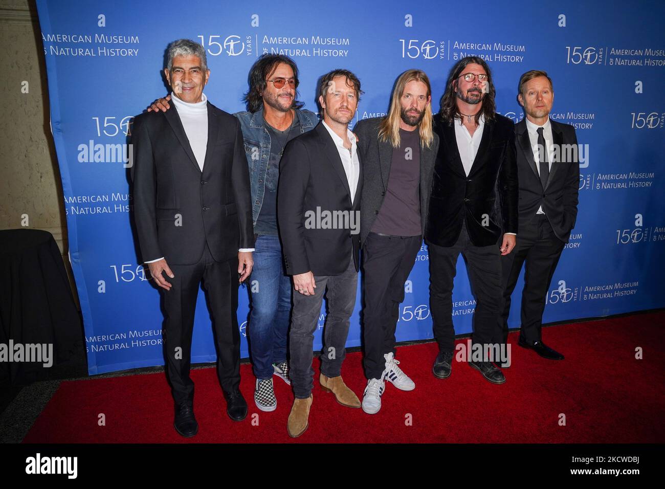 Pat Smear, Rami Jaffee, Chris Shiflett, Taylor Hawkins, Dave Grohl and ...