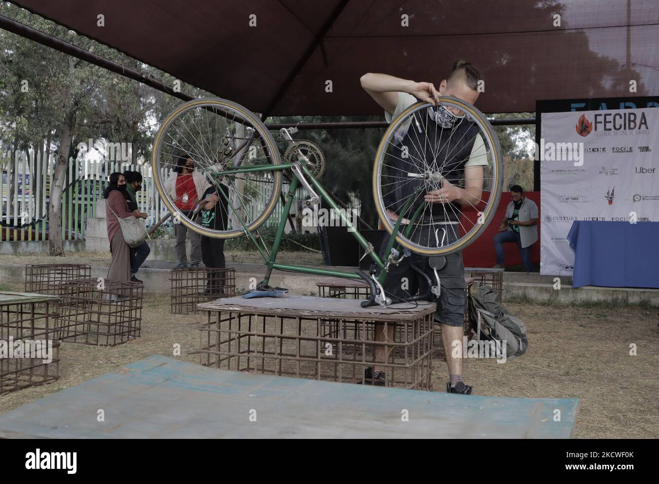 Basic bicycle mechanics hi-res stock photography and images - Alamy