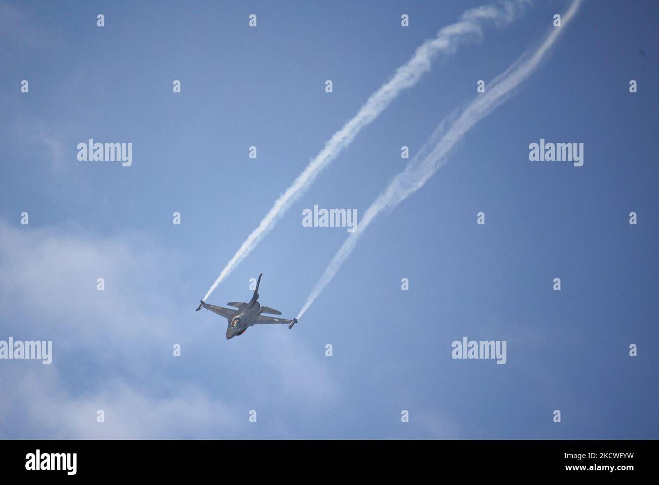 Greek fighter jet F16 of HAF Zeus Demo Team during the Athens Flying ...