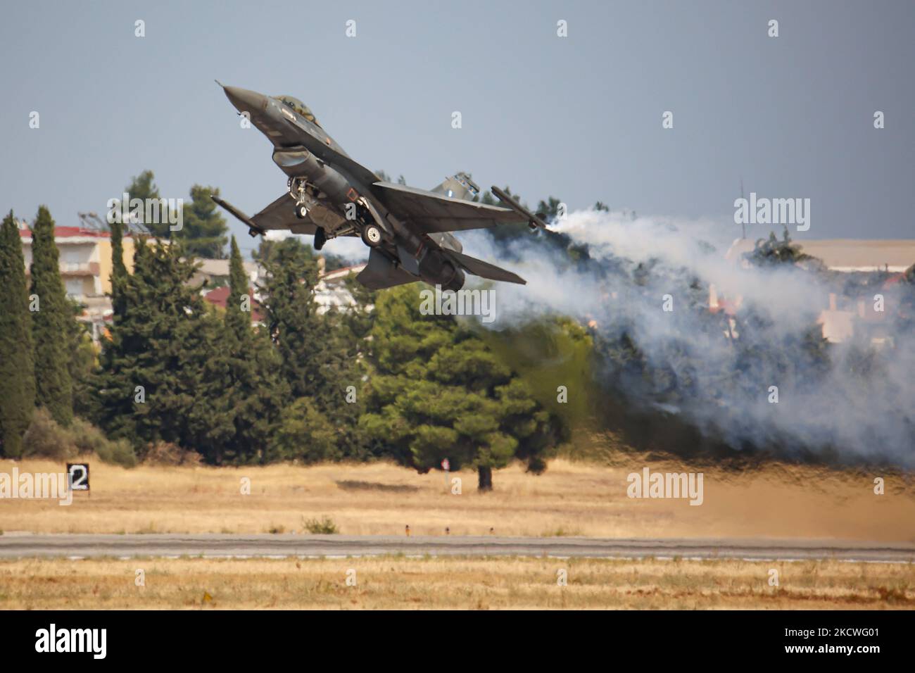 Greek fighter jet F16 of HAF Zeus Demo Team during the Athens Flying ...