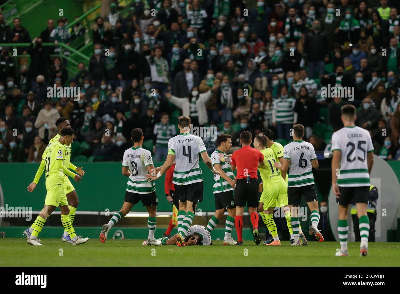 Sporting cp players group hi-res stock photography and images - Alamy