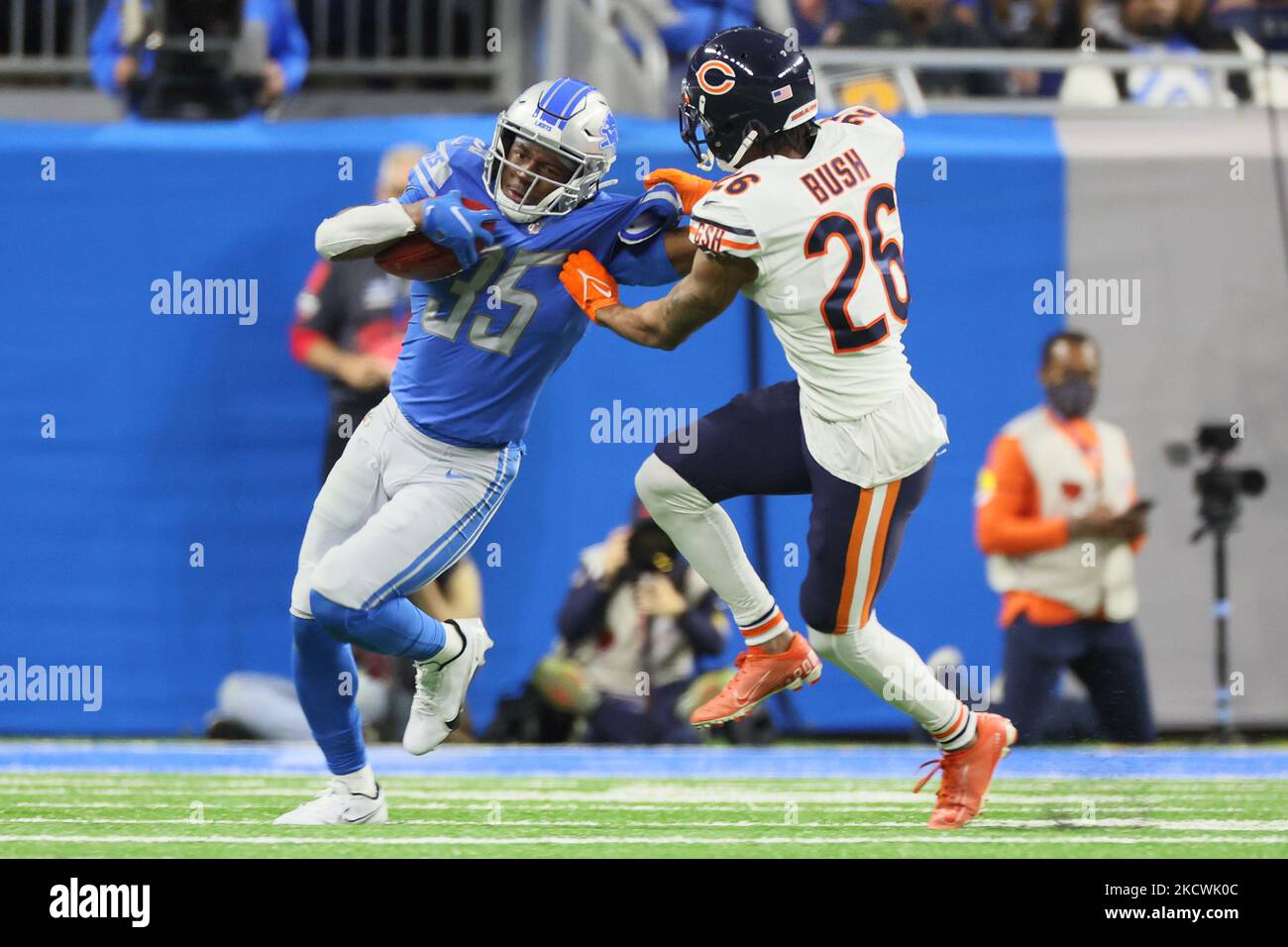 Chicago bears safety deon bush hi-res stock photography and images - Alamy