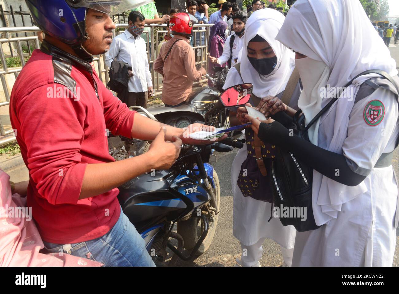 Fare check hi-res stock photography and images - Alamy