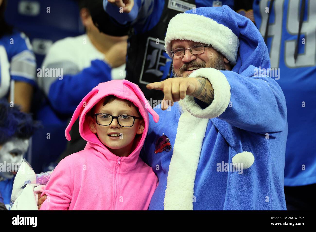 Nfl fans santa hi-res stock photography and images - Alamy