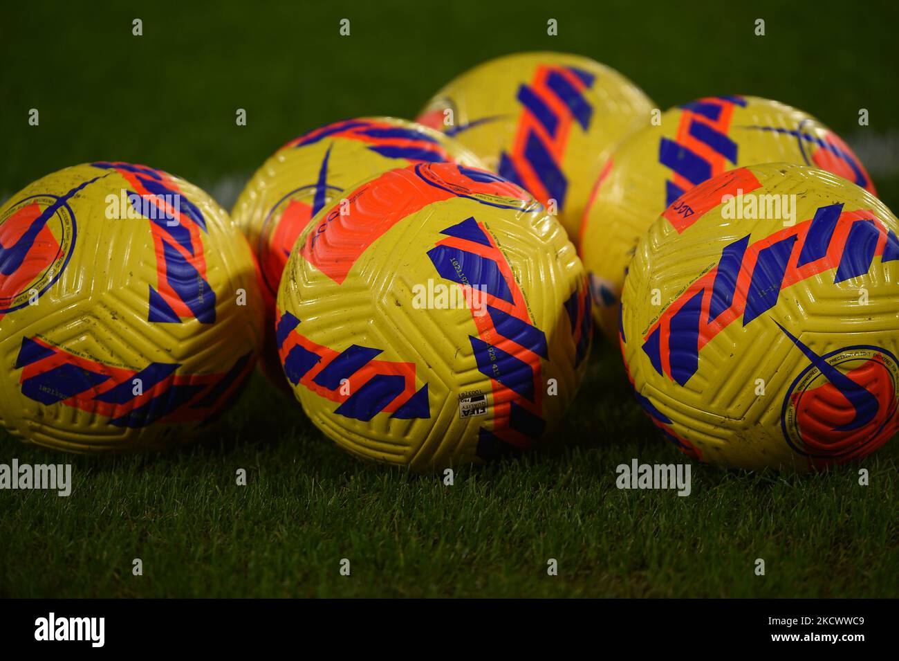 Officiale match ball hi-res stock photography and images - Alamy