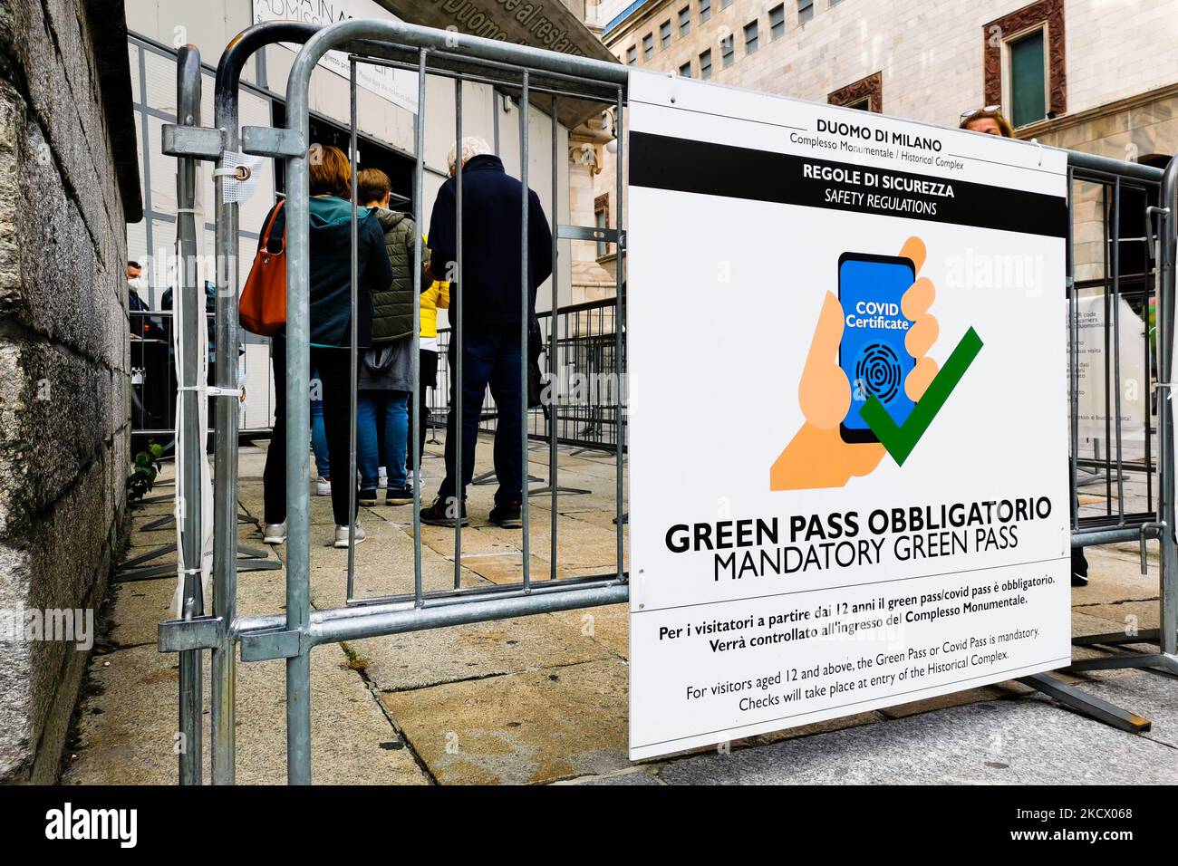 Mandatory green pass hi-res stock photography and images - Alamy