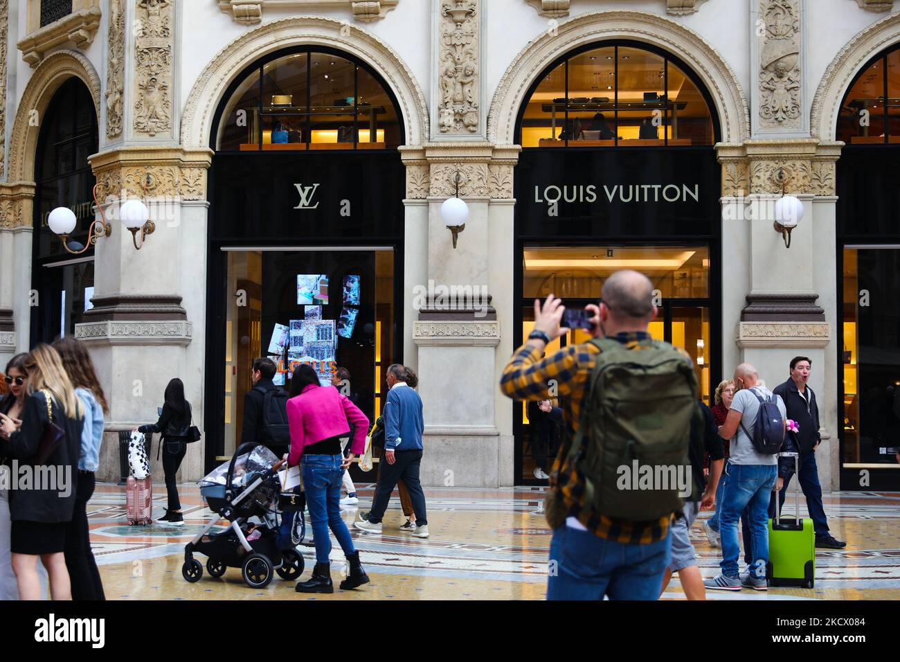 Louis vitton logo hi-res stock photography and images - Alamy