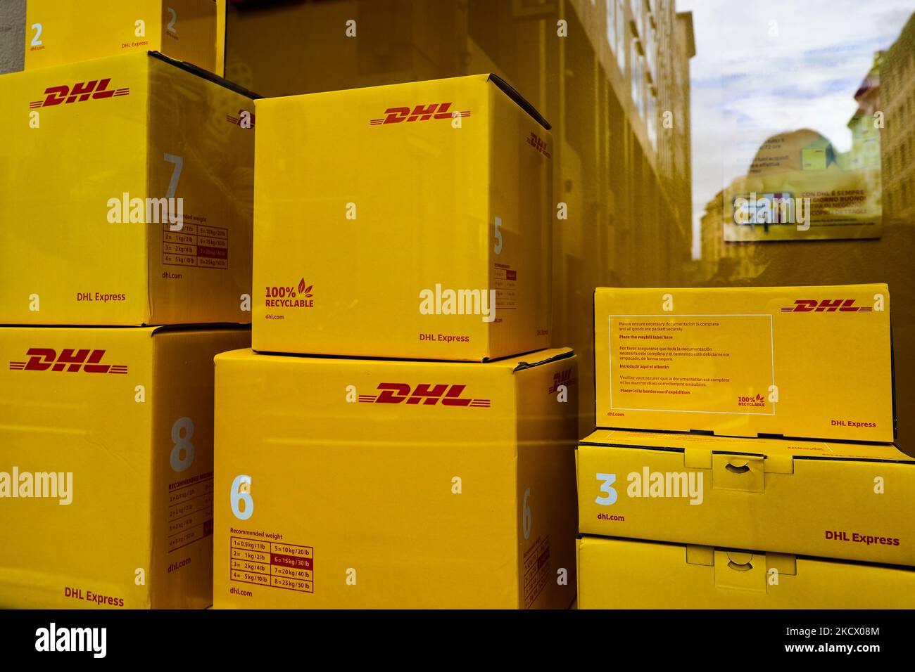 Dhl service point hi-res stock photography and images - Alamy