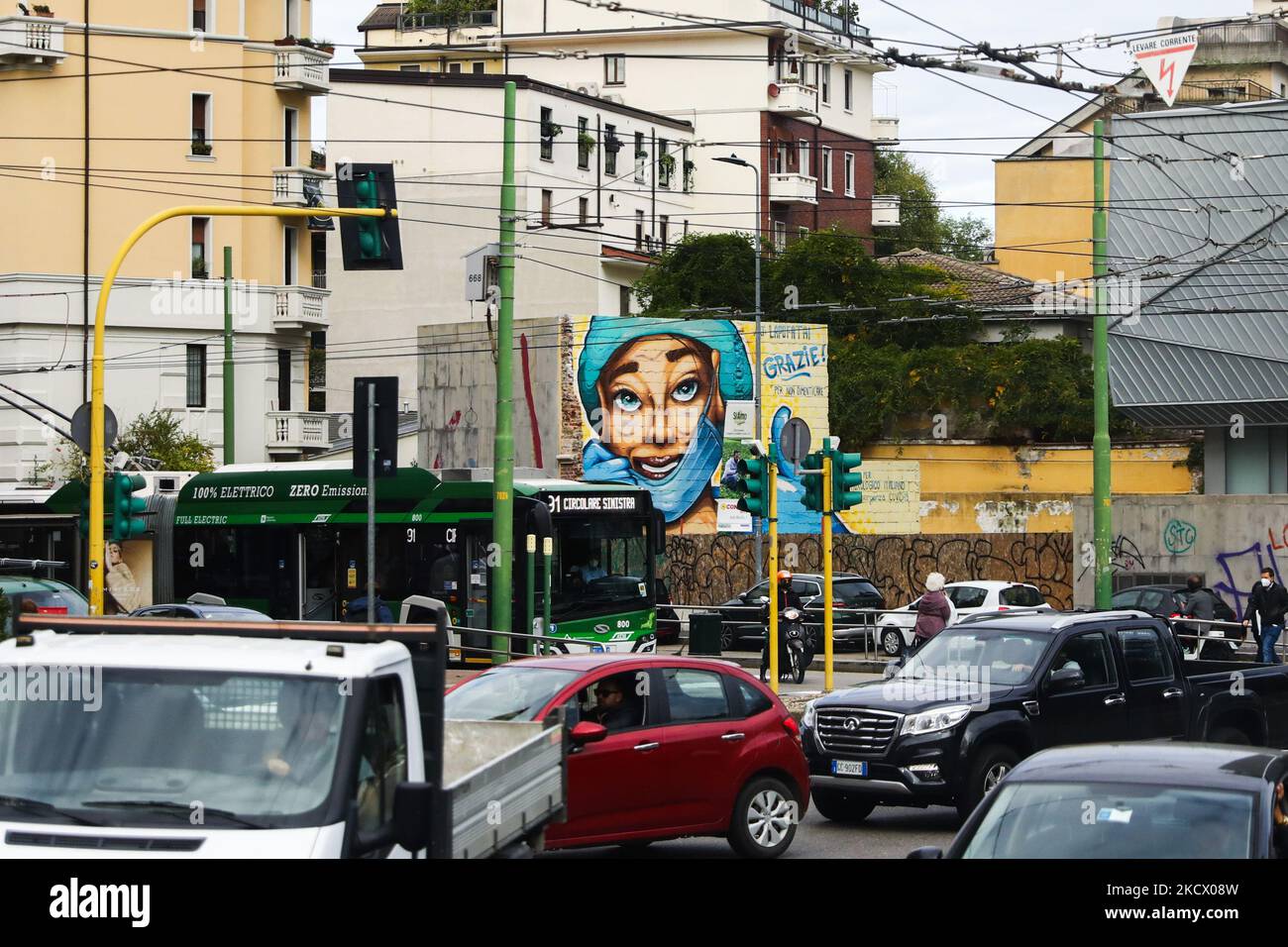 Mural honoring frontline workers hi-res stock photography and images ...