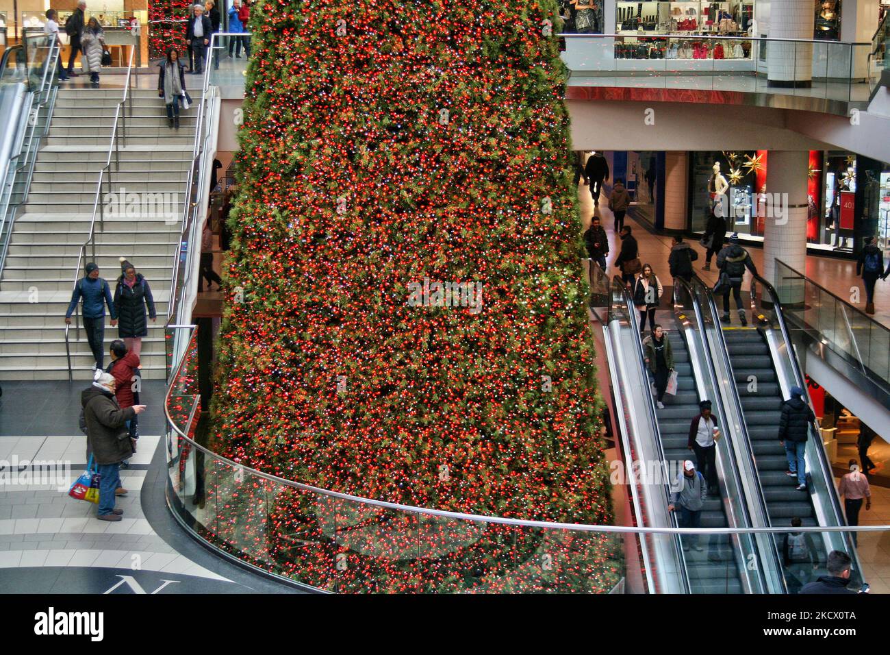 100 foot tall hi-res stock photography and images - Alamy