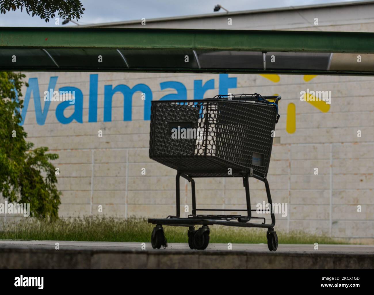 Walmart logo at the entrance to Walmart logo store on on Paseo de ...