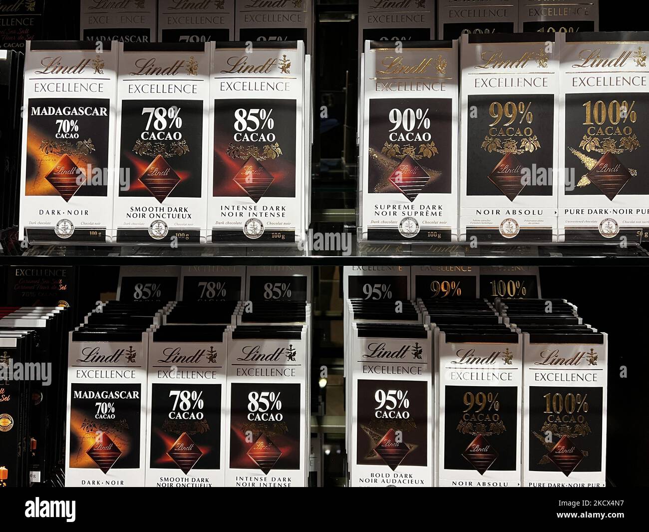 Lindt chocolates hi-res stock photography and images - Alamy