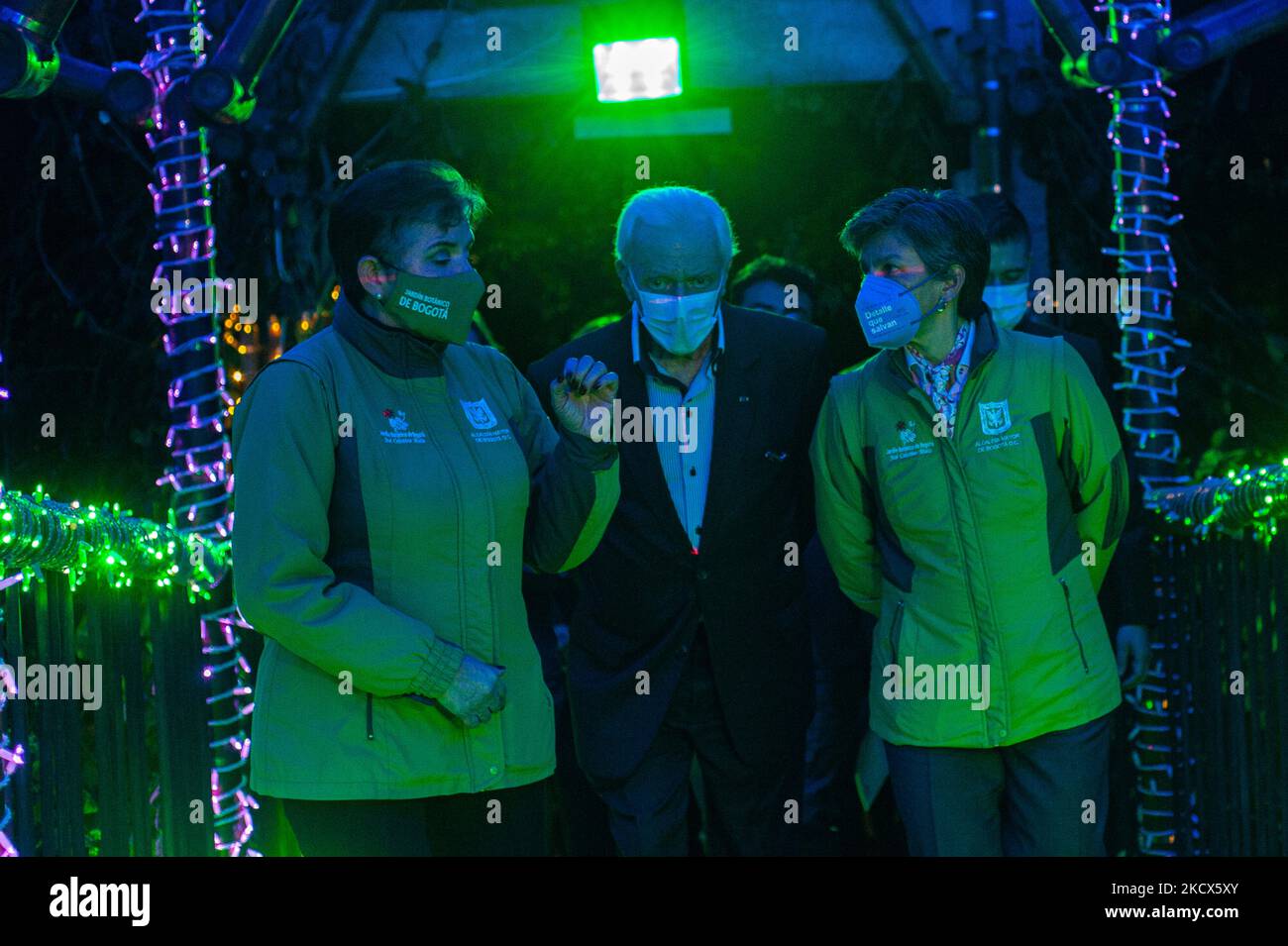 Botanical Garden of Bogota director Liliana Perdomo (L) Doctor Jorge ...