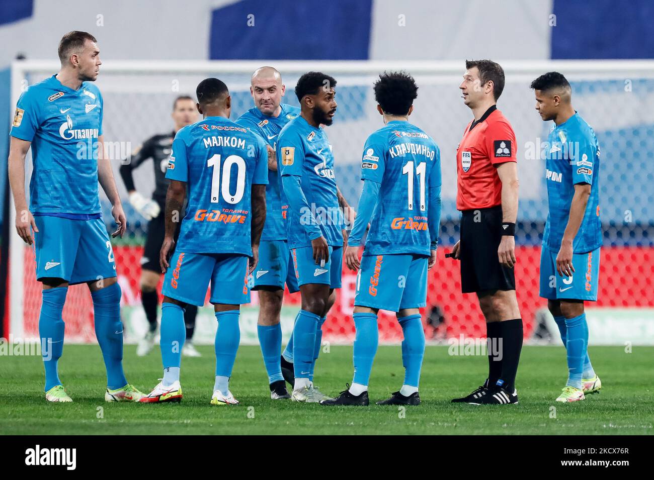 Argue with referee hi-res stock photography and images - Alamy