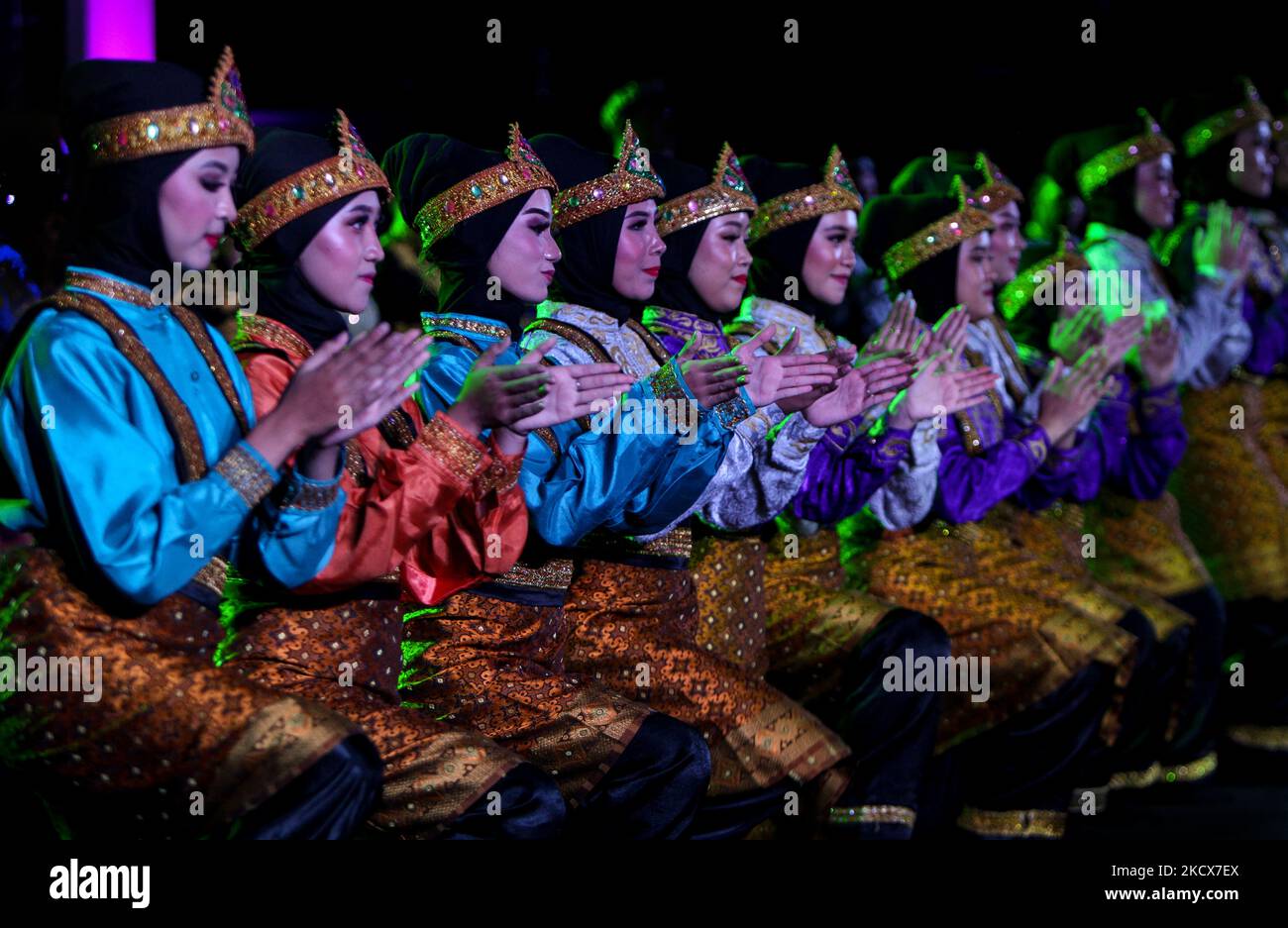 Acehnese dancers perform Saman dance, a traditional Indonesian dance ...
